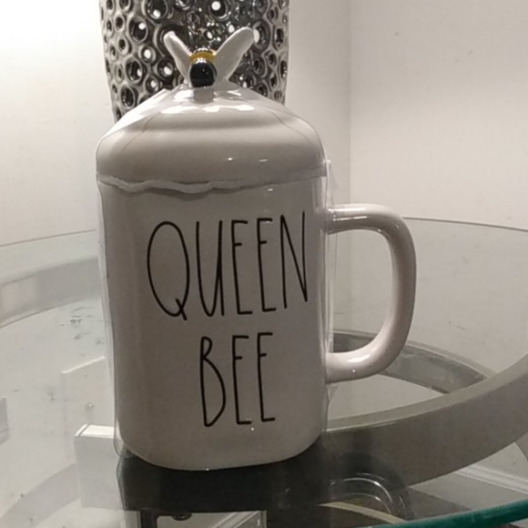 Rae Dunn | Holiday | Rae Dunn Queen Bee Mug And Topper | Poshmark